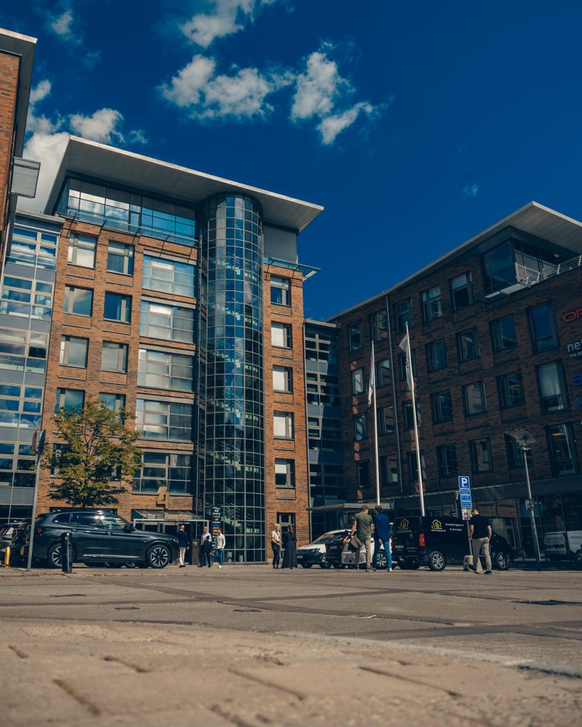 Fastpartner - Vi äger, förvaltar & utvecklar kommersiella fastigheter